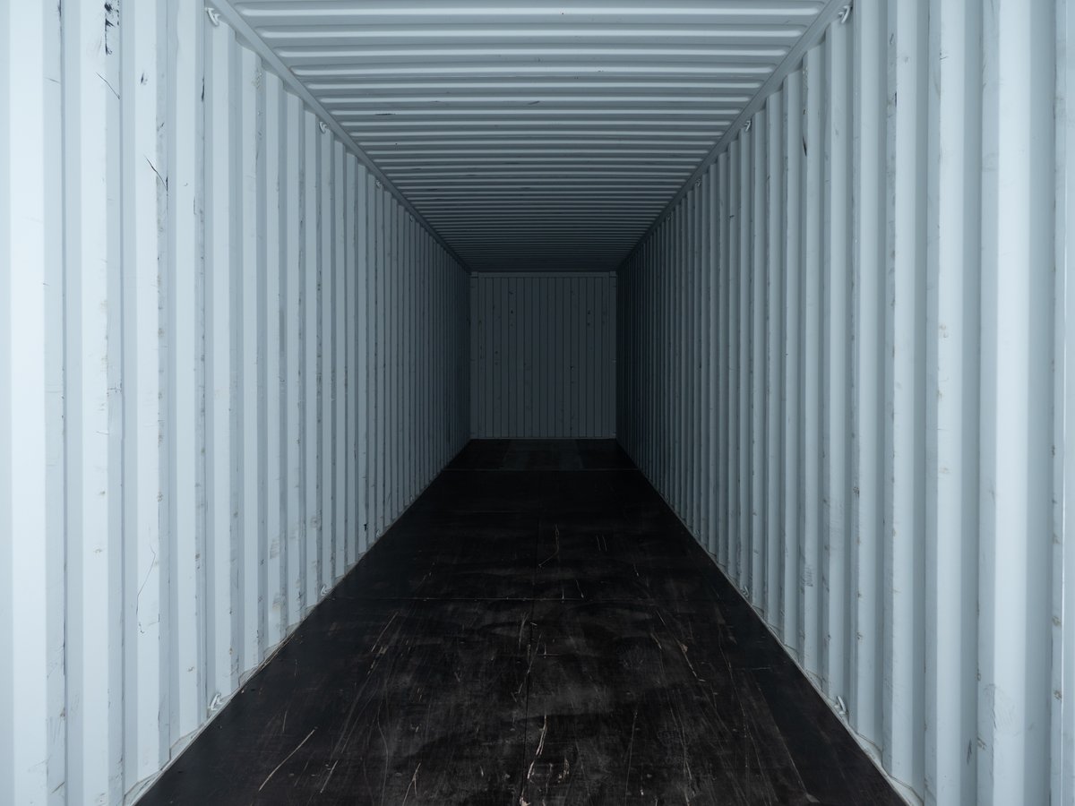 How to Lease a Ground Level Shipping Container for Storage